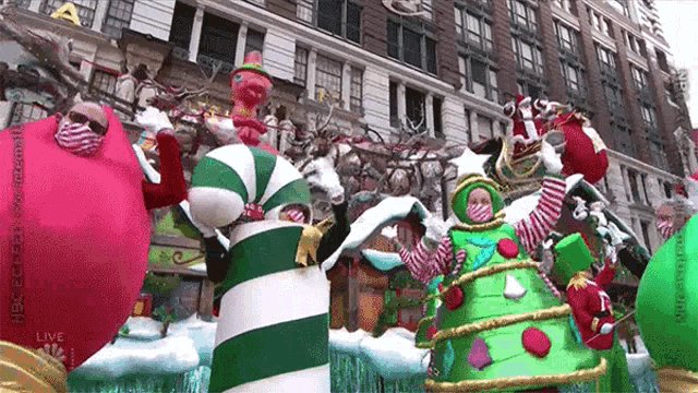 macy’s thanksgiving day parade santa – foolish watcher